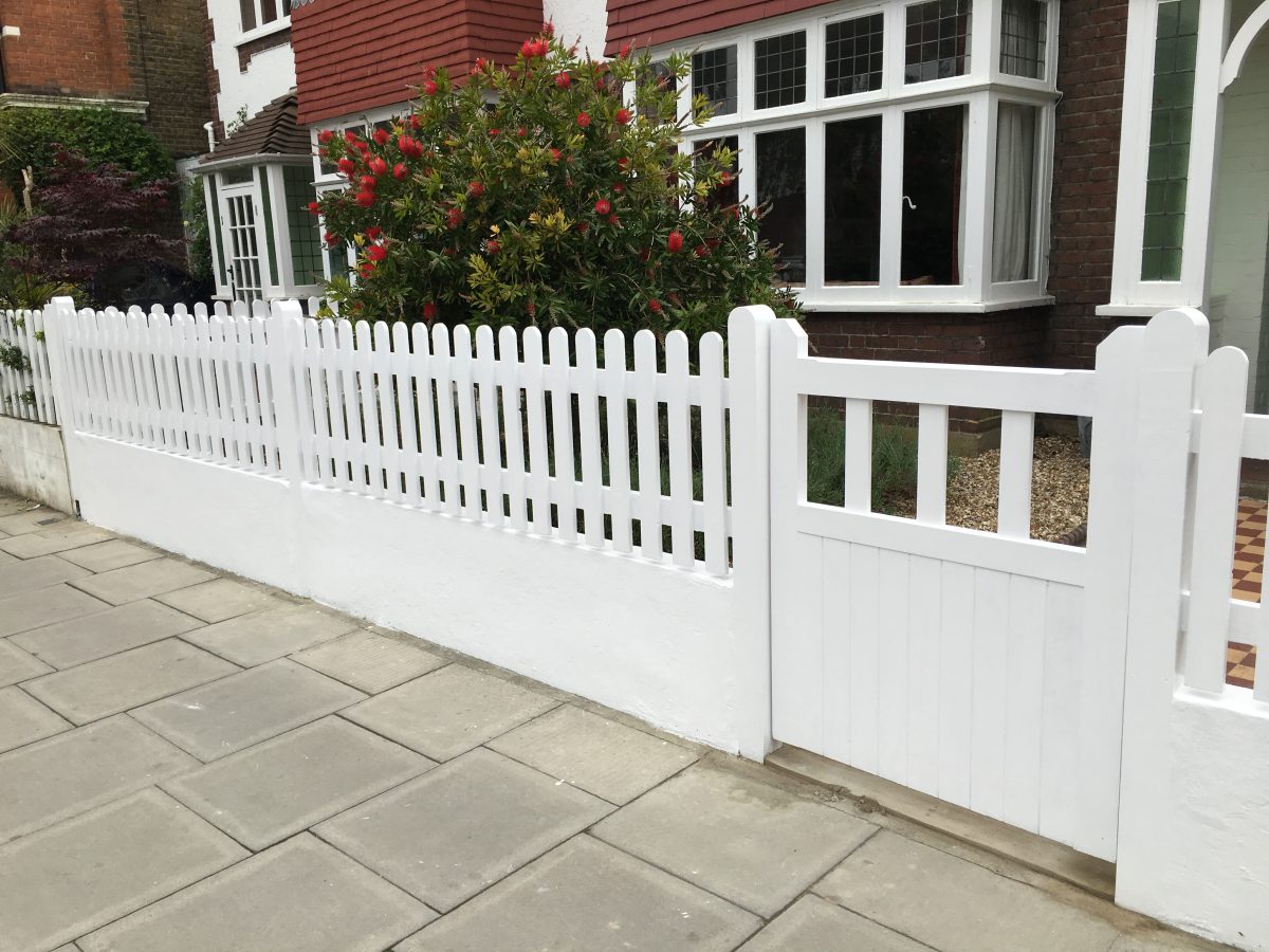 Picket Fences | West London Fencing